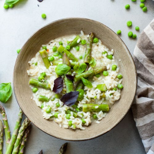 Lemony asparagus risotto with green peas - Everyday Delicious