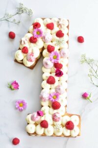 Number cake – lemon cream tart with raspberries - Everyday Delicious
