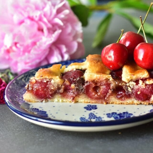 Cherry tart with chocolate - Everyday Delicious