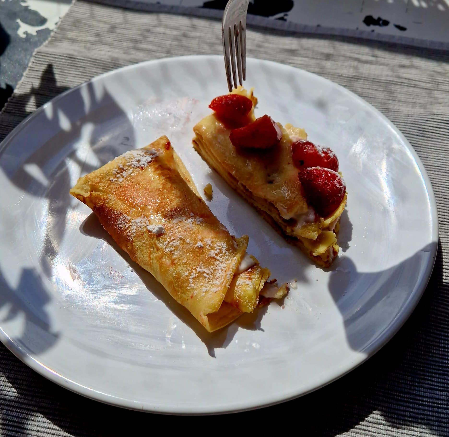 Naleśniki recipe (Polish crepes with sweet cheese filling)