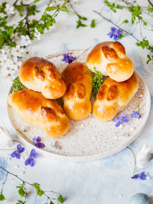 Easter bunny buns - Everyday Delicious