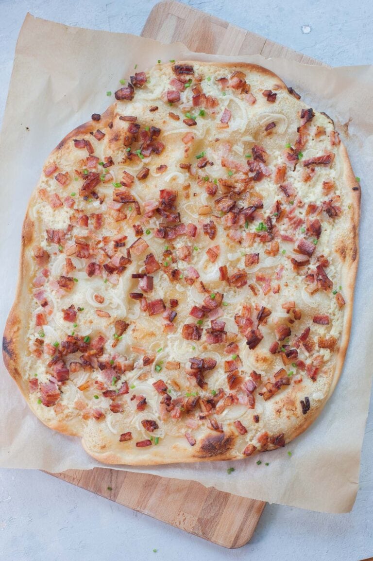 Flammkuchen - German pizza with bacon and onions (video)