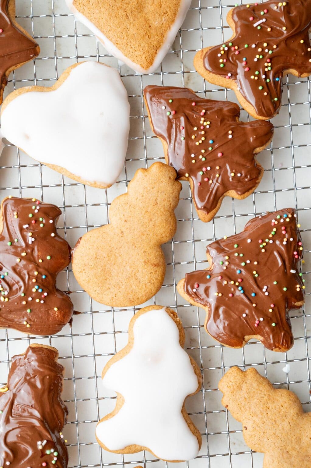 Pierniczki (Polish Gingerbread Cookies) - Everyday Delicious