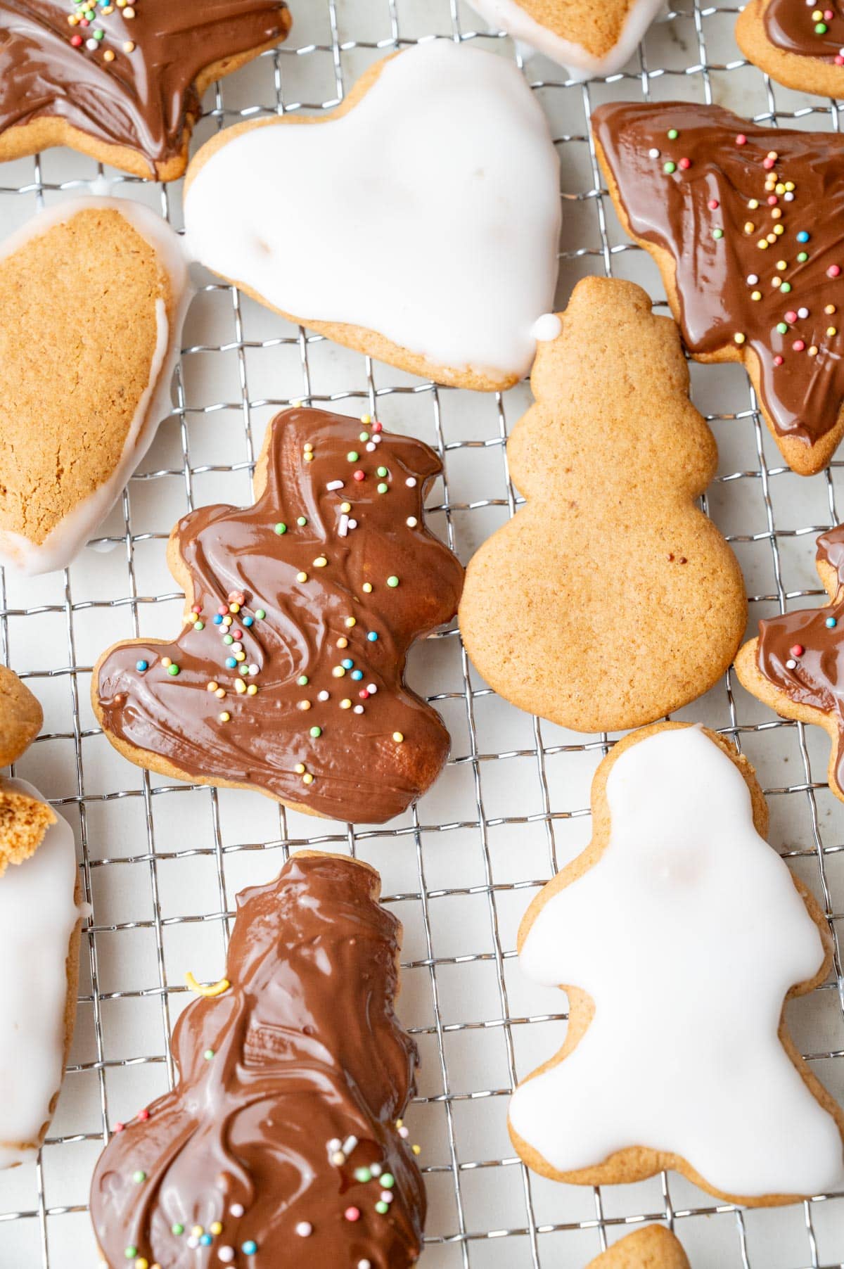 Pierniczki (Polish Gingerbread Cookies) - Everyday Delicious